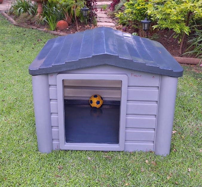 Plastic Dog Kennels | Pioneer Plastics